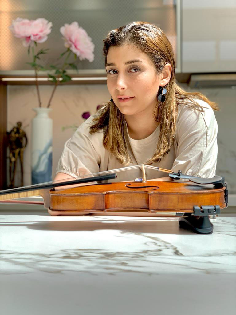 Violist - Parisa Pirzadeh